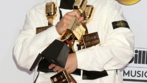 Drake: músico, empresário e ícone cultural