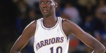 Manute Bol: a história do jogador mais alto da NBA
