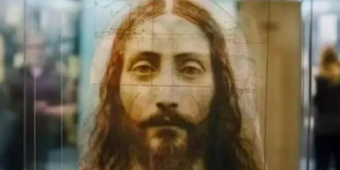 IA revela rosto de Jesus no Santo Sudário
