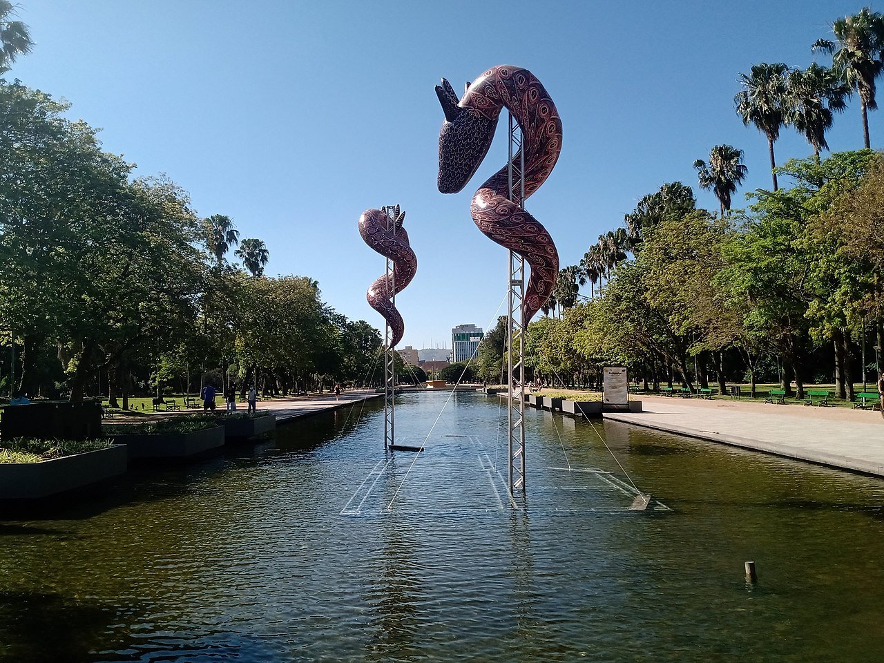 A chama que protege as florestas: o segredo da lendária serpente de ...