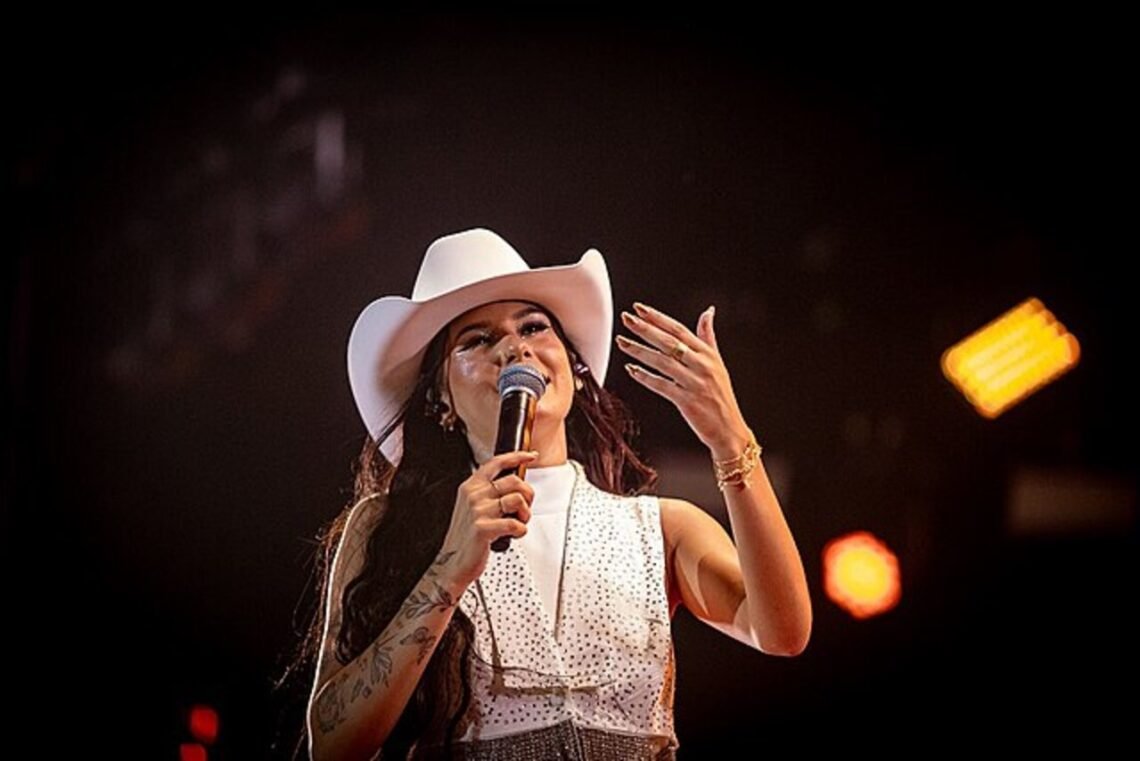 Conheça o mais novo fenômeno do mundo sertanejo: a jovem Ana Castela ...