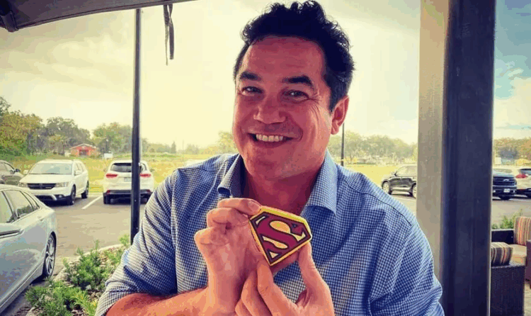 Ex-Superman, Dean Cain choca ao assumir cargo com Trump