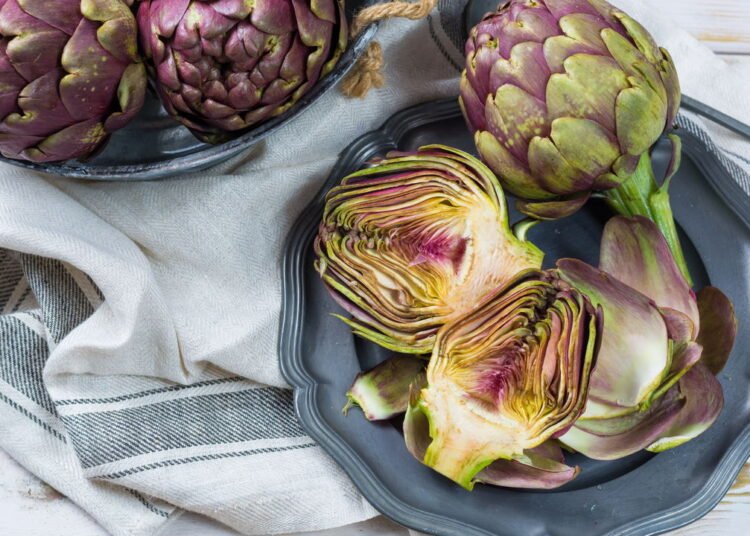 O que a ciência revela sobre a alcachofra e sua ação no fígado