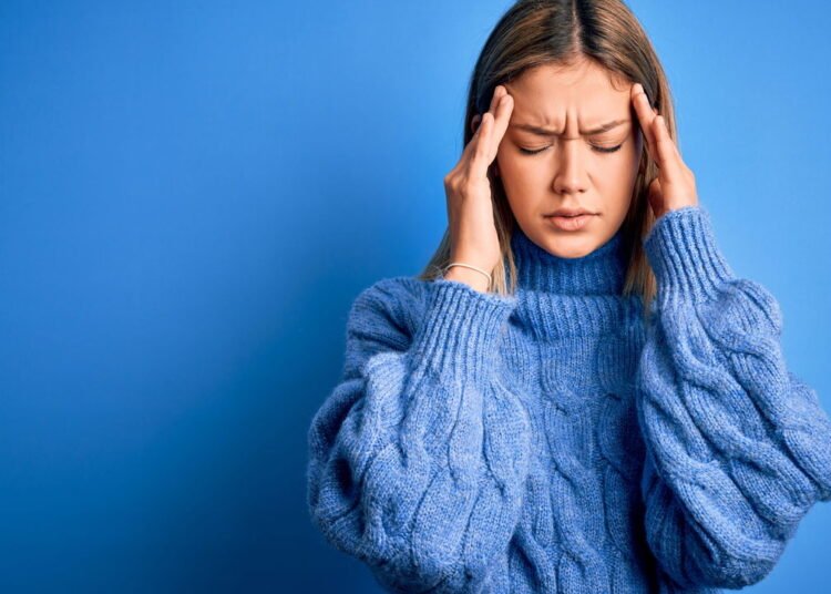 5 possíveis causas da dor de cabeça na testa e como aliviar - Correio ...