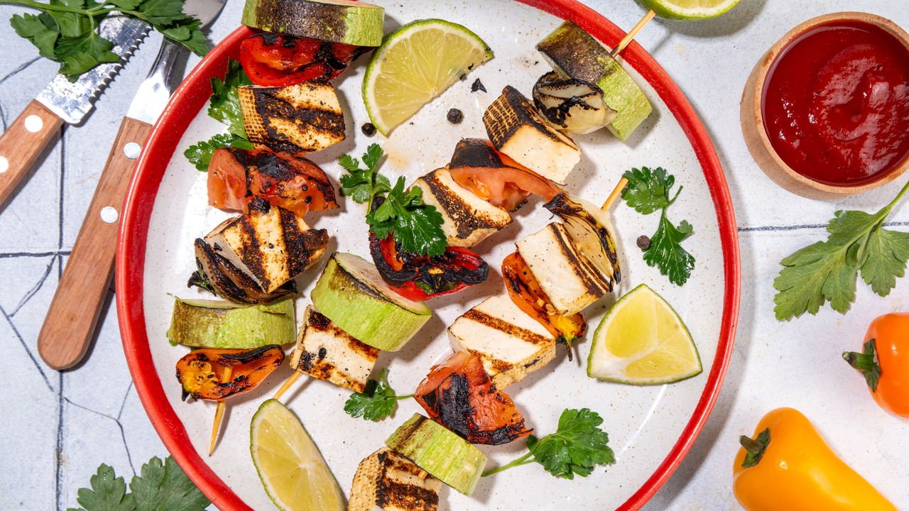 Como montar um prato de lanches sem cozimento para um almoço balanceado