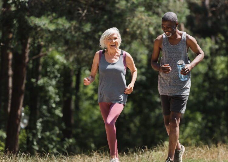 Os 5 exercícios recomendados para idosos acima dos 60 anos - Correio ...