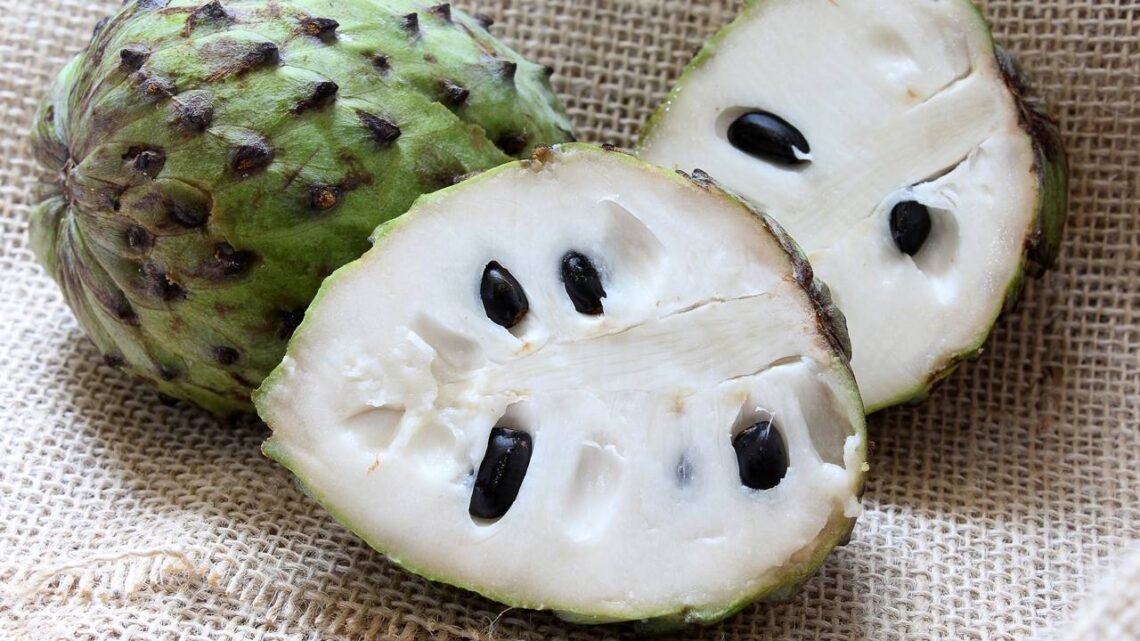 A fruta doce que dá energia rápida e cresce bem em quintais ensolarados ...