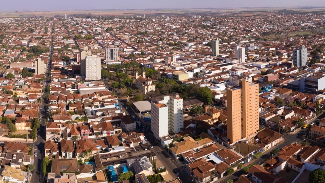 A cidade perfeita para quem busca cultura sertaneja, águas quentes e ...